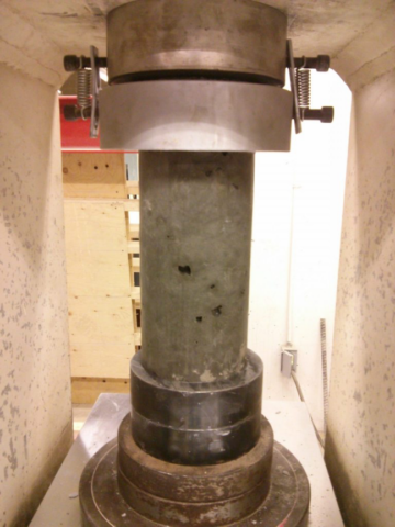 UK Concrete Strength Testing: Cube & Cylinder Methods Explained