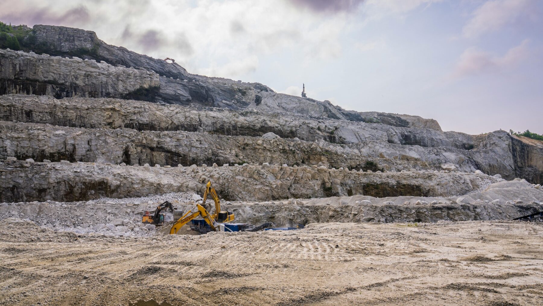 VSI vs. Jaw Crushers: Differences for Concrete Mixes!