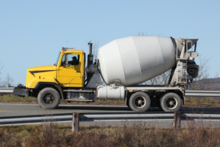 Choosing the Right Concrete Mixer: Types, Benefits, and Best Uses